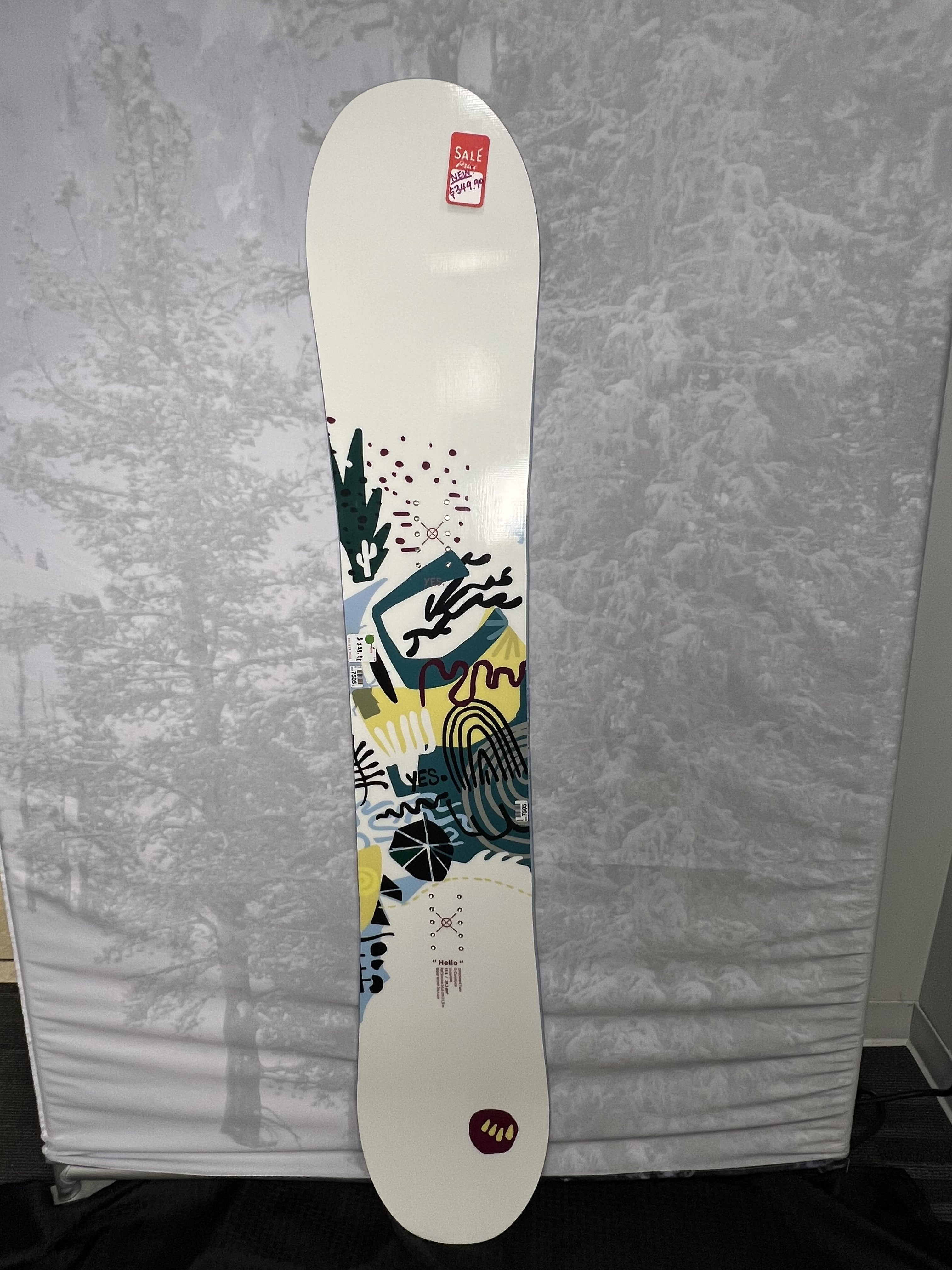New Yes Hello 2025 155CM Snowboard – AJ Motion Sports